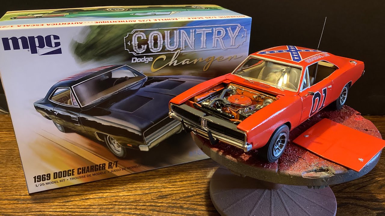 The Dukes of Hazzard General Lee final. 1/25 MPC Country Dodge Charger ...