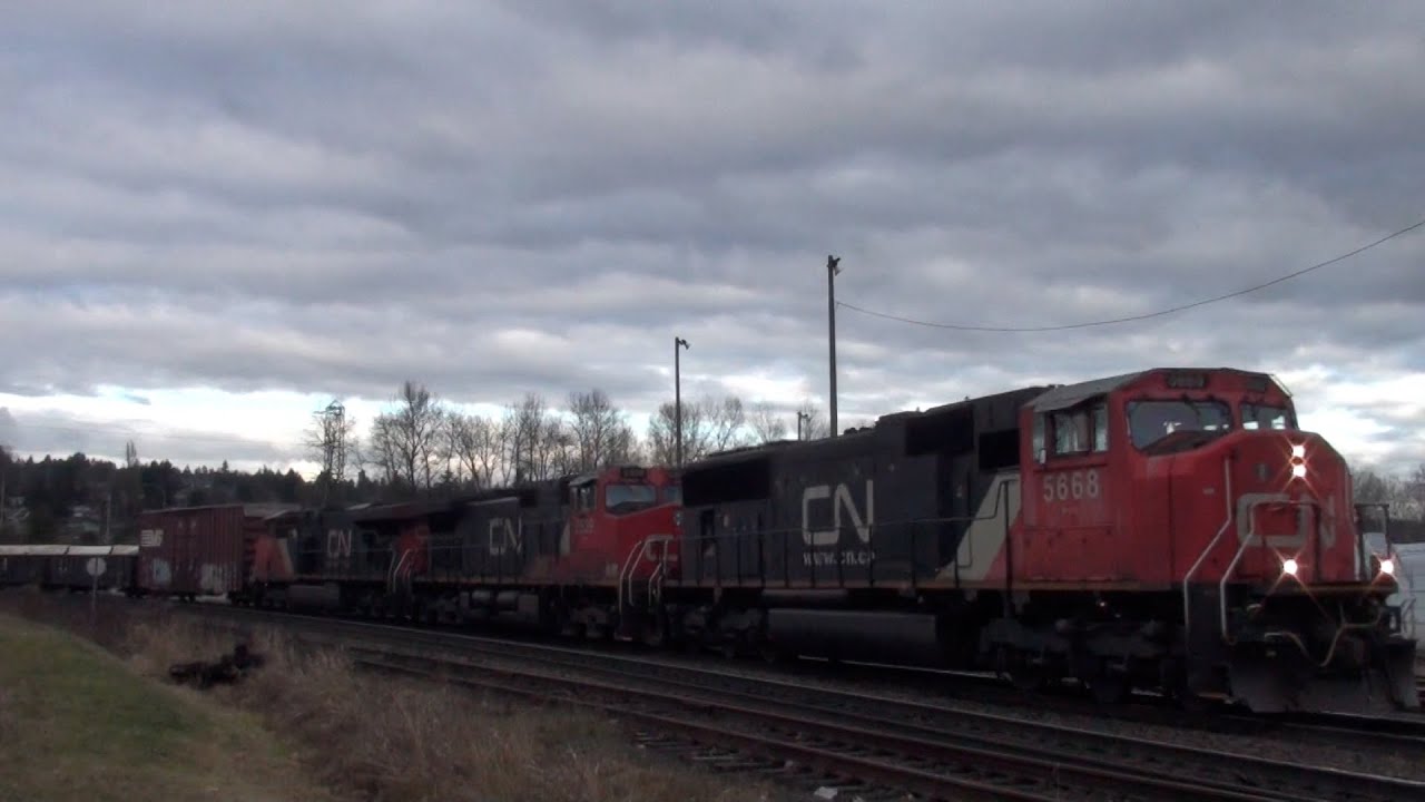 CN 5668 at Braid Street February 11th 2012 #canadiannational #newwestminster - YouTube