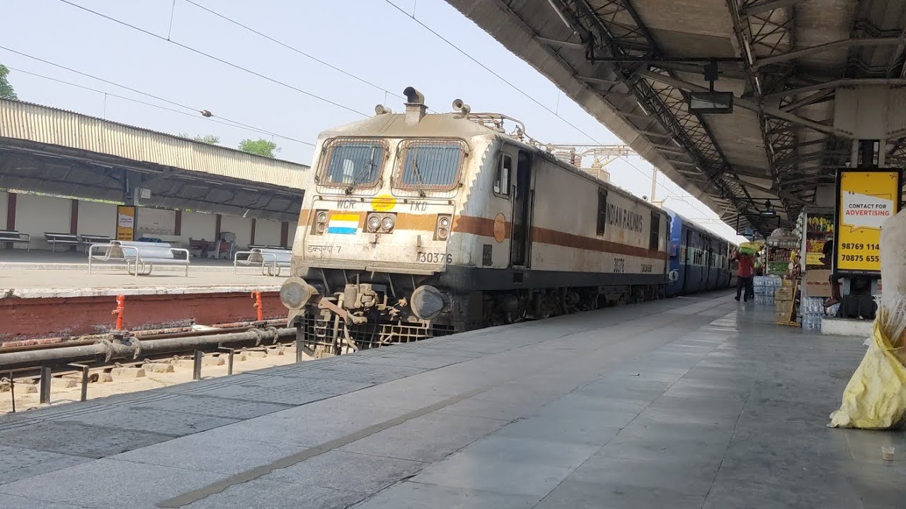 11058-Mumbai CSMT Express (Asr-Csmt) Dep-Jalandhar Cantt - YouTube
