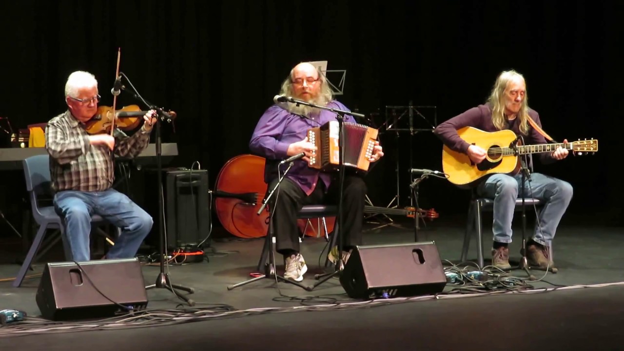 Martin Donohoe, Eamon McGivney, Owen Tierney - Queen o' the Fair - YouTube