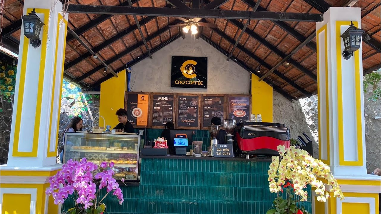 Cao Coffee Cafe Sân Vườn Phong Cách Xưa - Khu K300 Tân Bình - YouTube