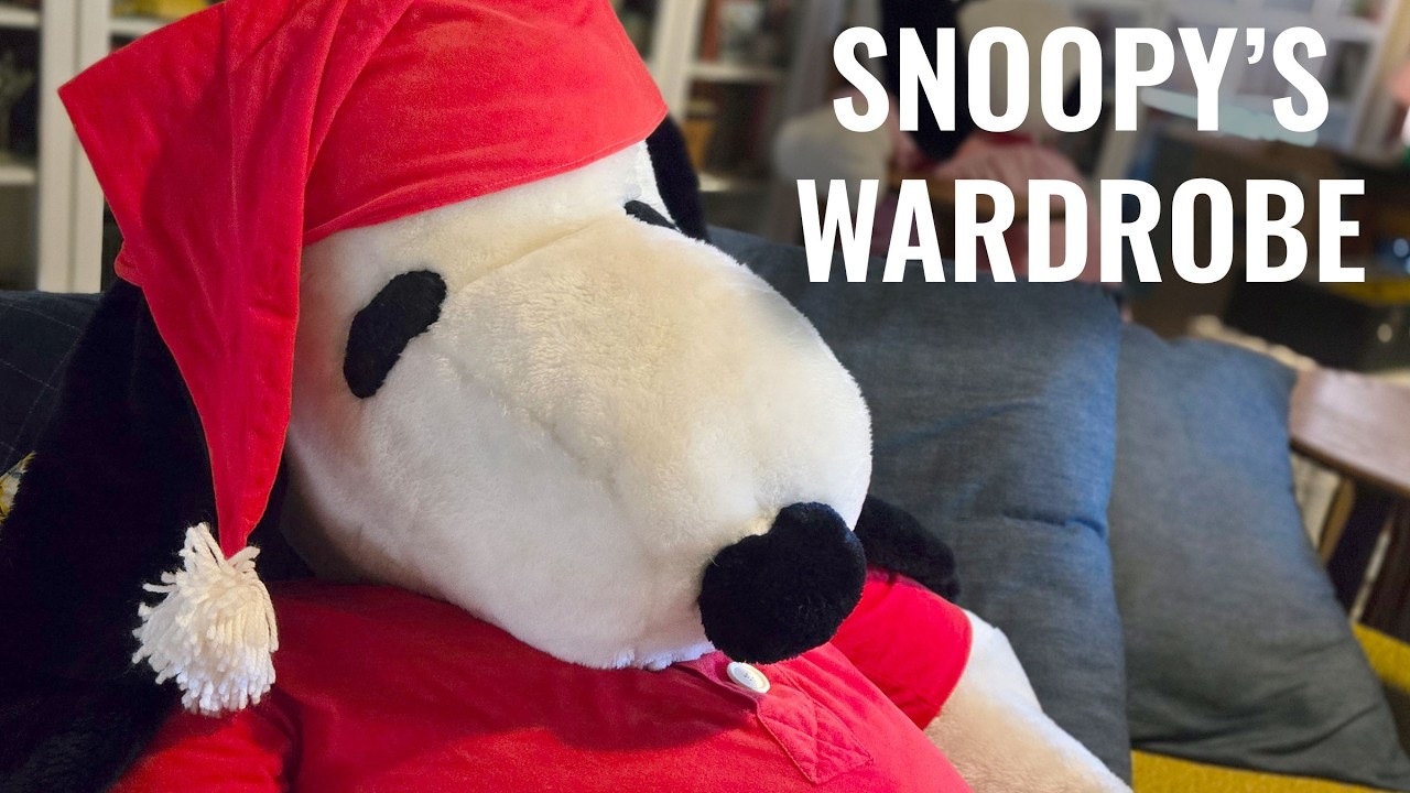 Snoopy's Wardrobe - Giant Snoopy in his Giant Red Nightgown ...