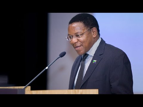 BERNARD MEMBE AKOLEZA MOTO WA TUME HURU - YouTube