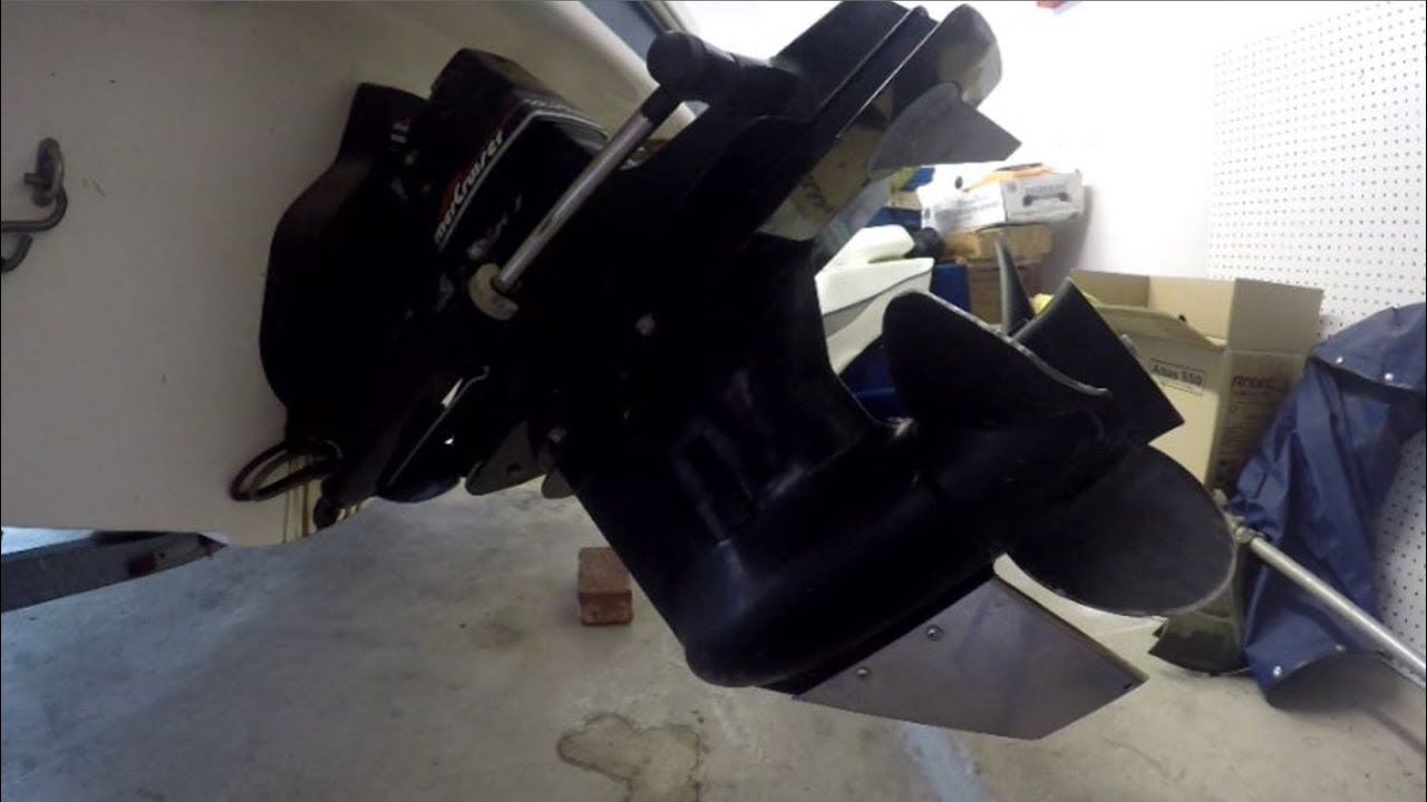 How To Remove an Outdrive - YouTube