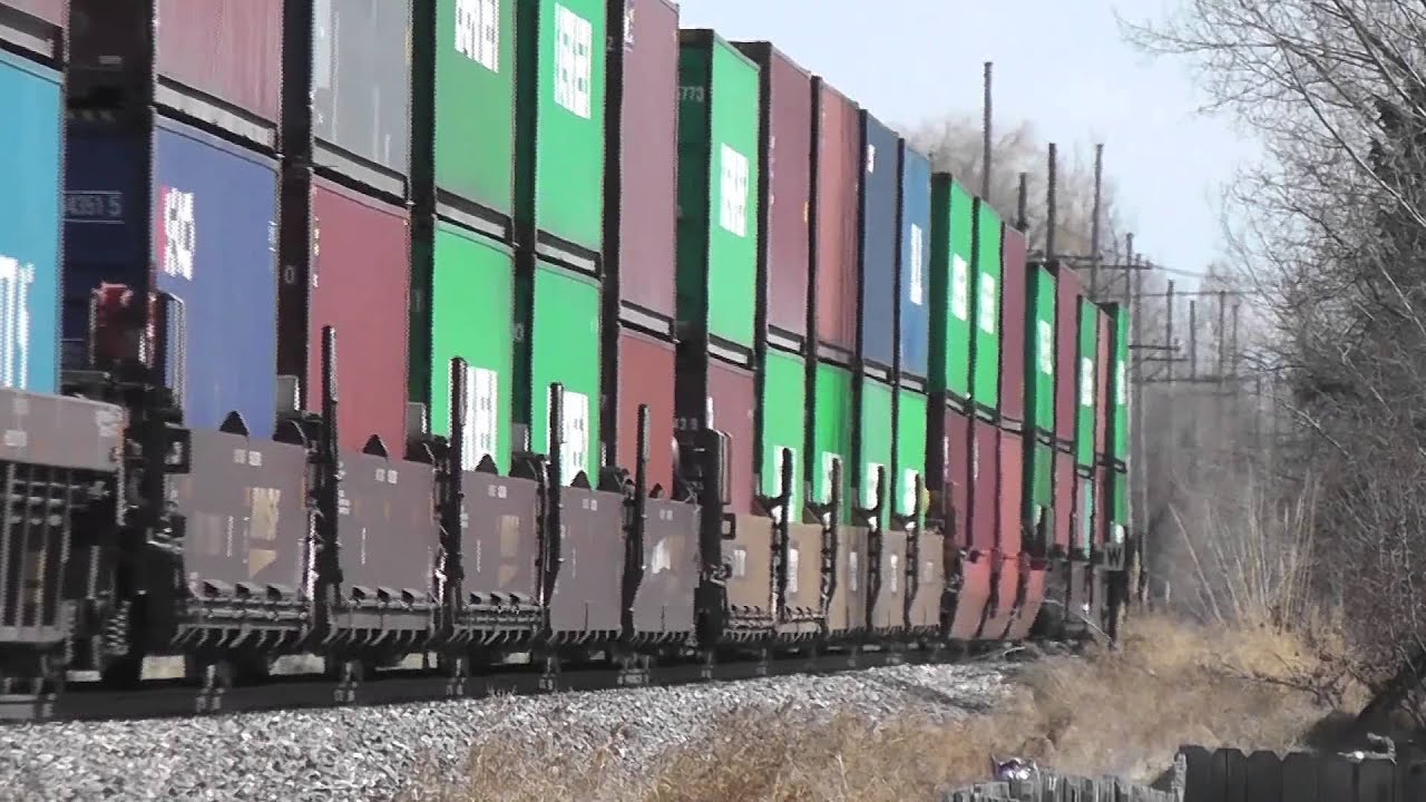 BNSF #1000 North - An Unusual Road Number and a KCS on Board! - YouTube