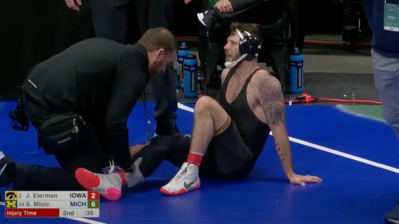 141lbs Stevan Micic (Michigan) vs Jaydin Eierman (Iowa) - YouTube