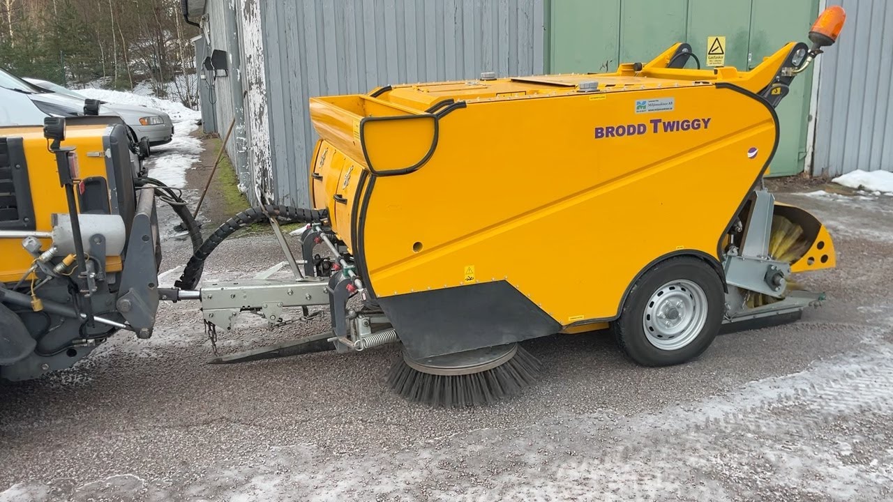 Köp Sopmaskin Brodd Twiggy på Klaravik - YouTube