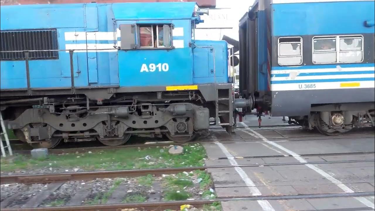 GM GT-22 CW-2 A910 con tren de pasajeros 4517 Temperley-Haedo de 13.20 llegando a Haedo - YouTube