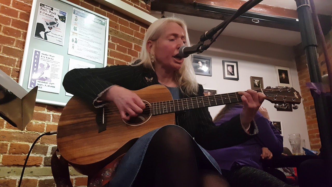 Suzy Cramer Bags - YouTube