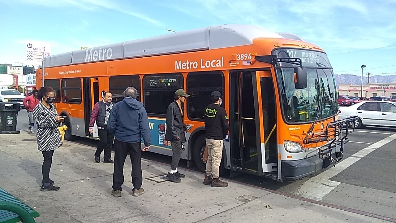 2015 LACMTA New Flyer XN40 3894 - YouTube