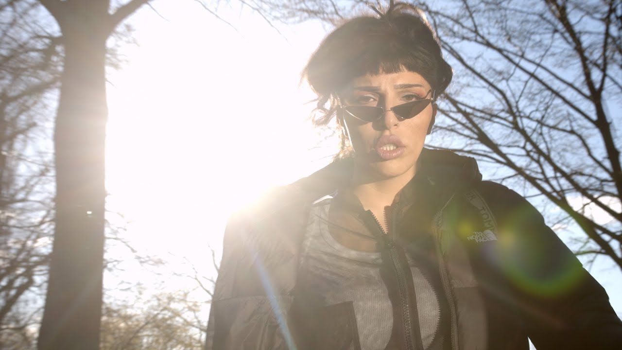 addeN - Goldkette (prod. Deemah) - YouTube