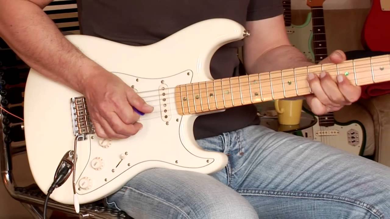 2005 Fender Custom Shop Stratocaster "Robin Trower Signature - YouTube