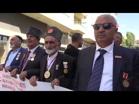 Bitlis’te 19 Eylül Gaziler Günü dolayısıyla yürüyüş yapıldı