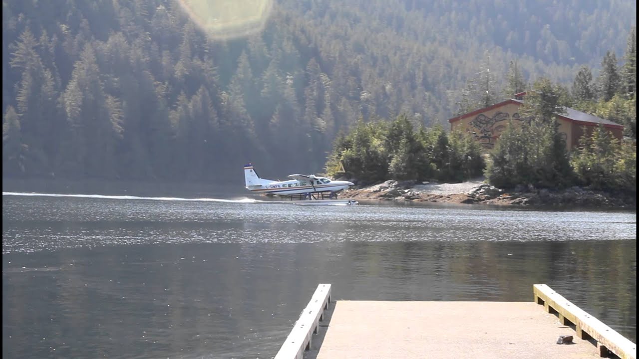 C-GMPR RCMP Cessna 208 Caravan Landing and Taxiing At Klemtu, BC - YouTube