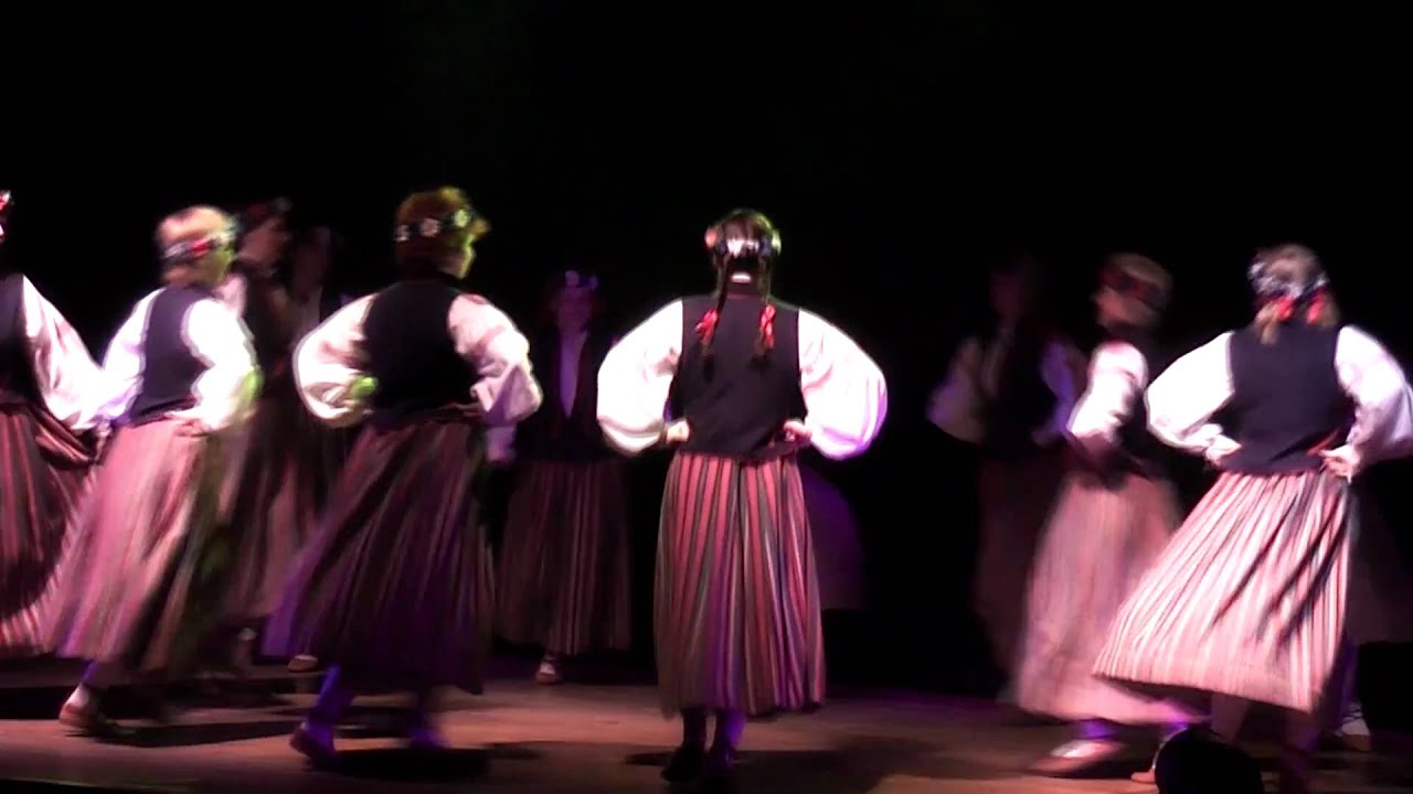 Naisrahvatantsurühm SINILIND - YouTube