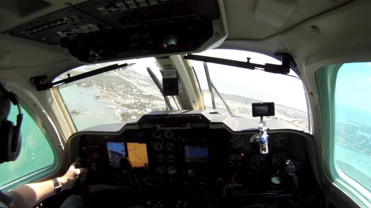 Marathon Landing in a Mitsubishi MU-2 - YouTube