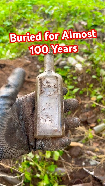Unearthing Treasure Trove of Vintage Bottles 🔥 #shorts #mudlarking #archaeology #vintage - YouTube