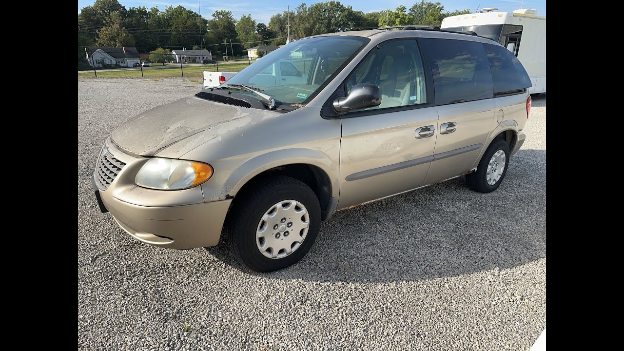 Lot 12 - MWSU 2002 Chrysler Voyager LX Minivan - Gold Exterior - YouTube