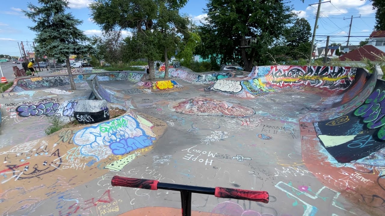 RIDING A CRAZY TONY HAWK SKATEPARK!! - YouTube