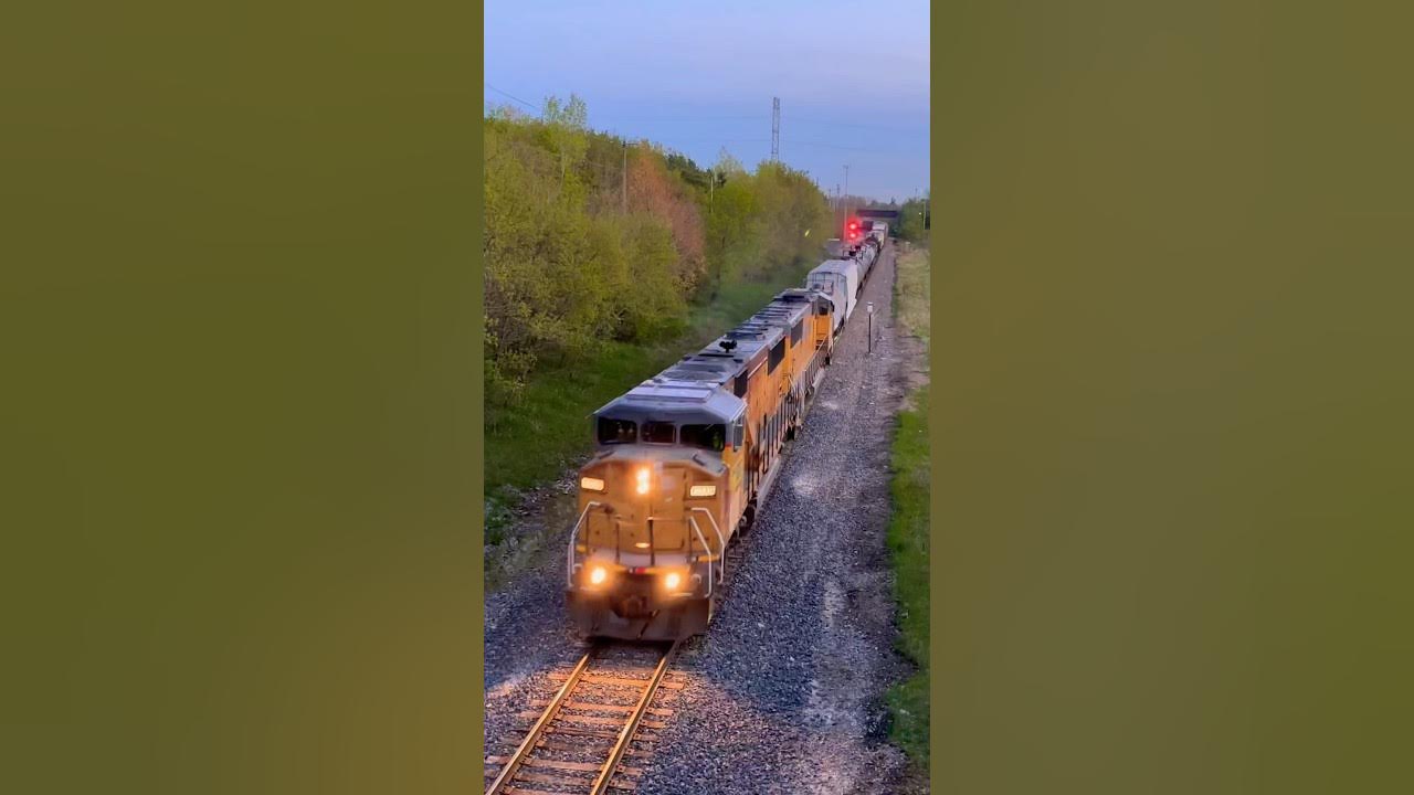 SD60Ms ROARING Up The Hill In Sussex, Wisconsin - YouTube