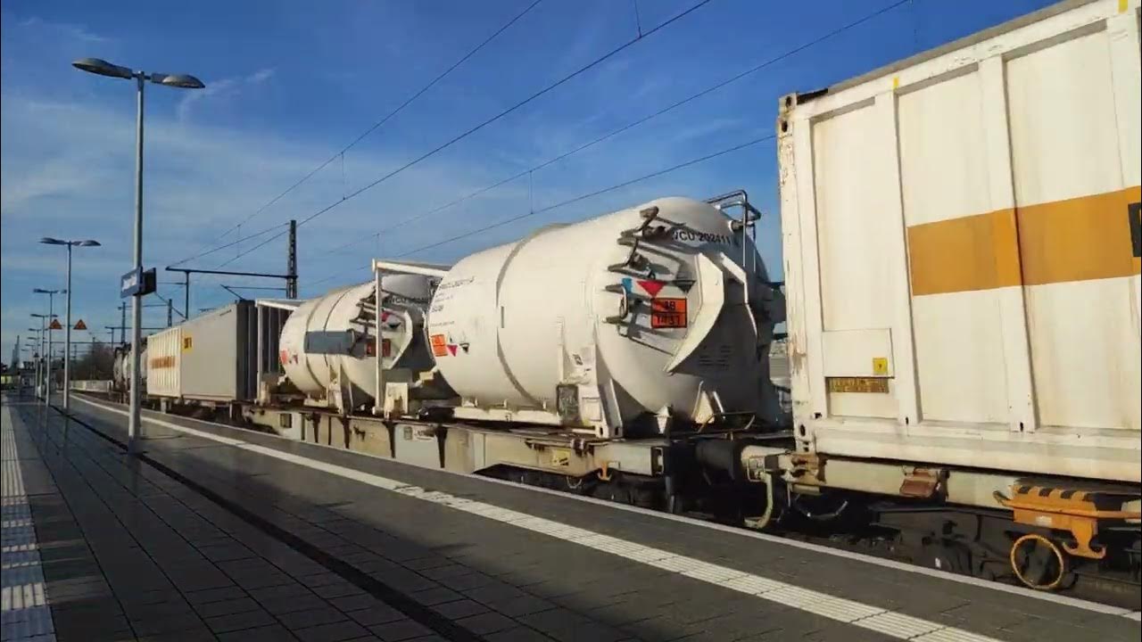 BR189 821-2 LOCON EUROSPRINTER i BR188 061-6 CFL CARGO TRAXX MS3 i E186 131-9 CAPTRAIN PL TRAXX ...