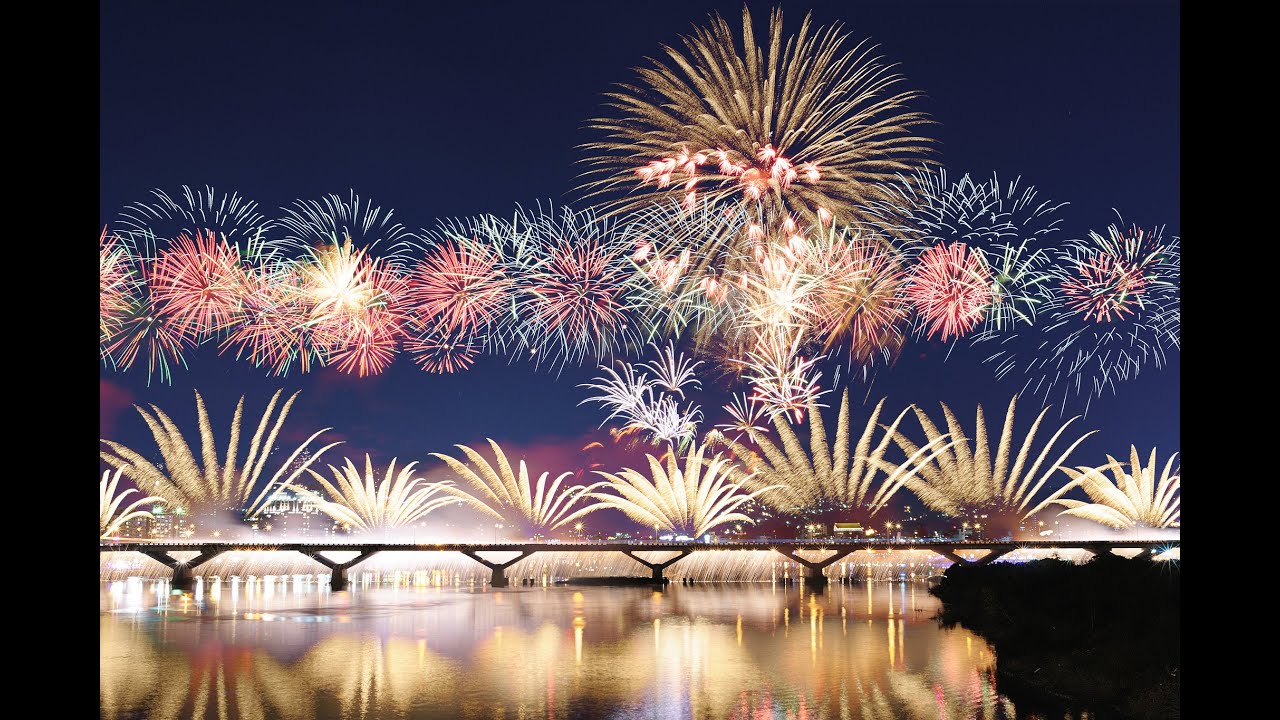 LONDON AMAZING 2020 NEW YEAR EVE || AWESOME FIREWORKS - YouTube