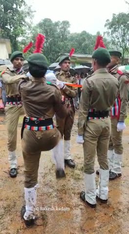 Salute to martyrs Major Kaustubh Raorane by NCC cadets - YouTube