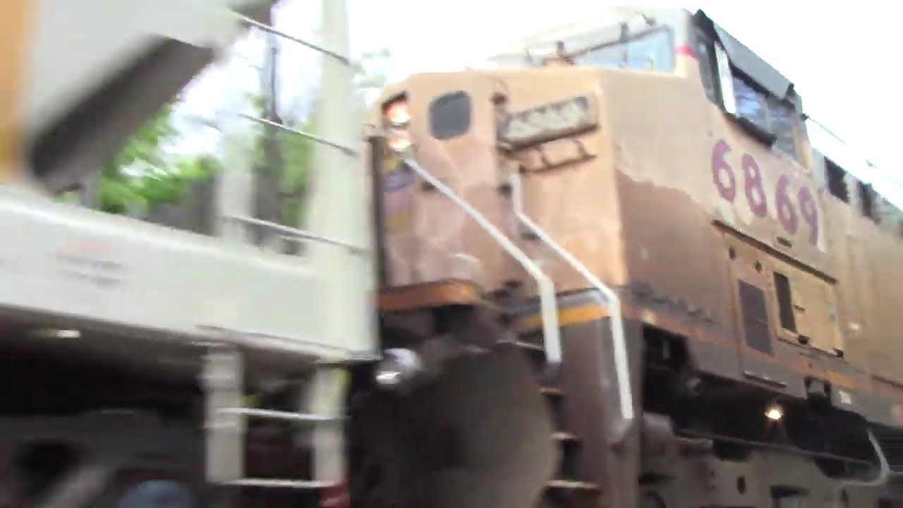 A UP DPU on Q410 at Relay - YouTube