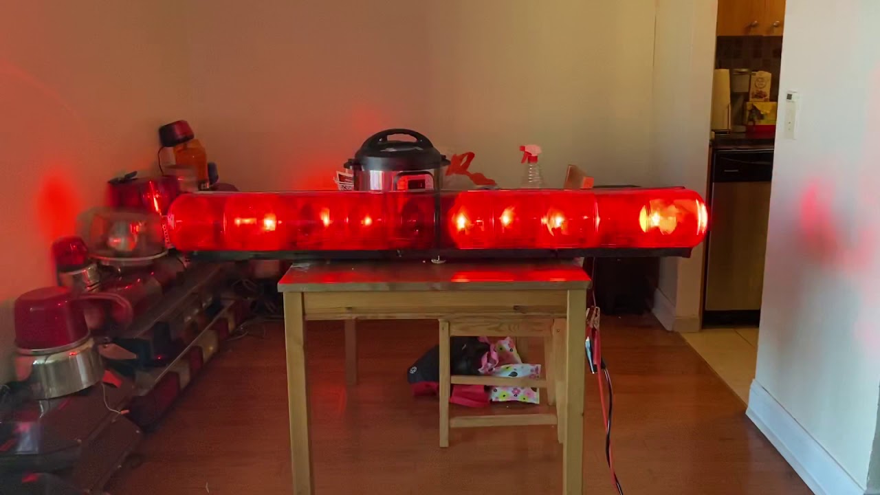 Federal Signal Aerodynic Model 25 - YouTube