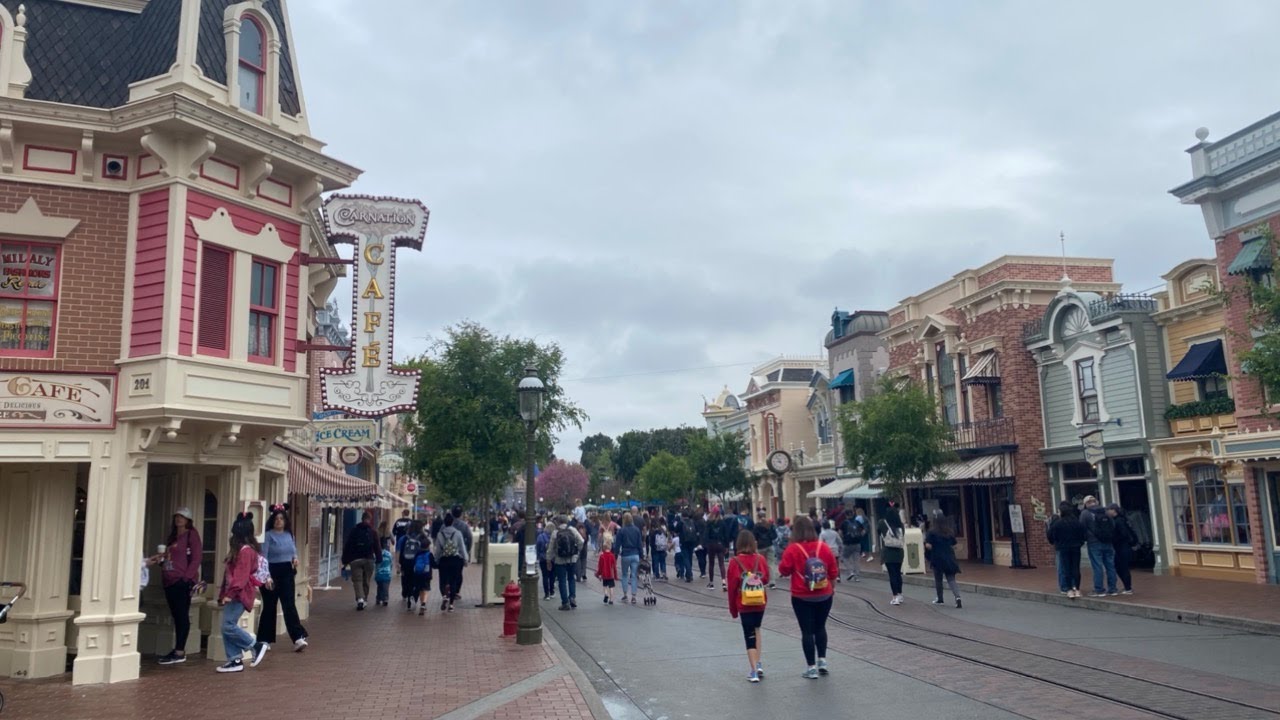 🔴LIVE: SUNDAY At Disneyland Resort (Live Cam) - YouTube