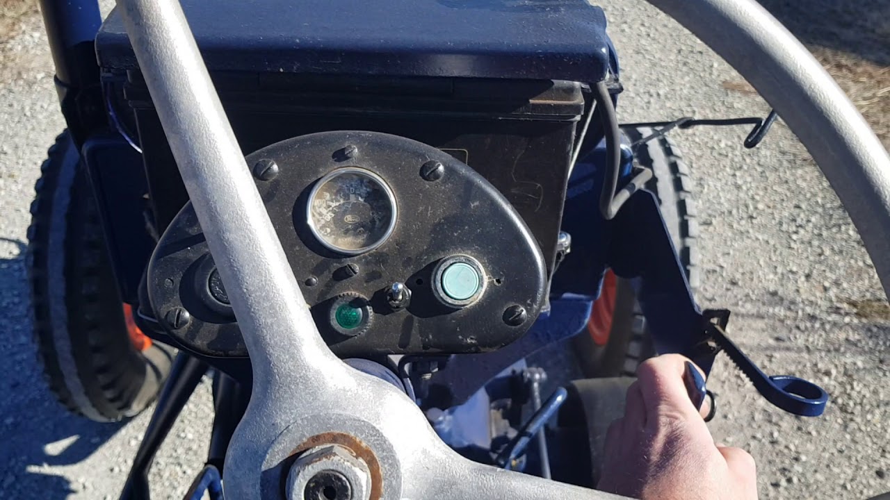 E27N Fordson towing Britstand Grader - YouTube