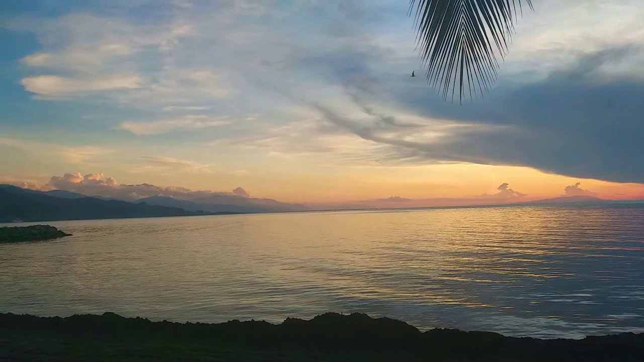 Omoa's Bay - YouTube