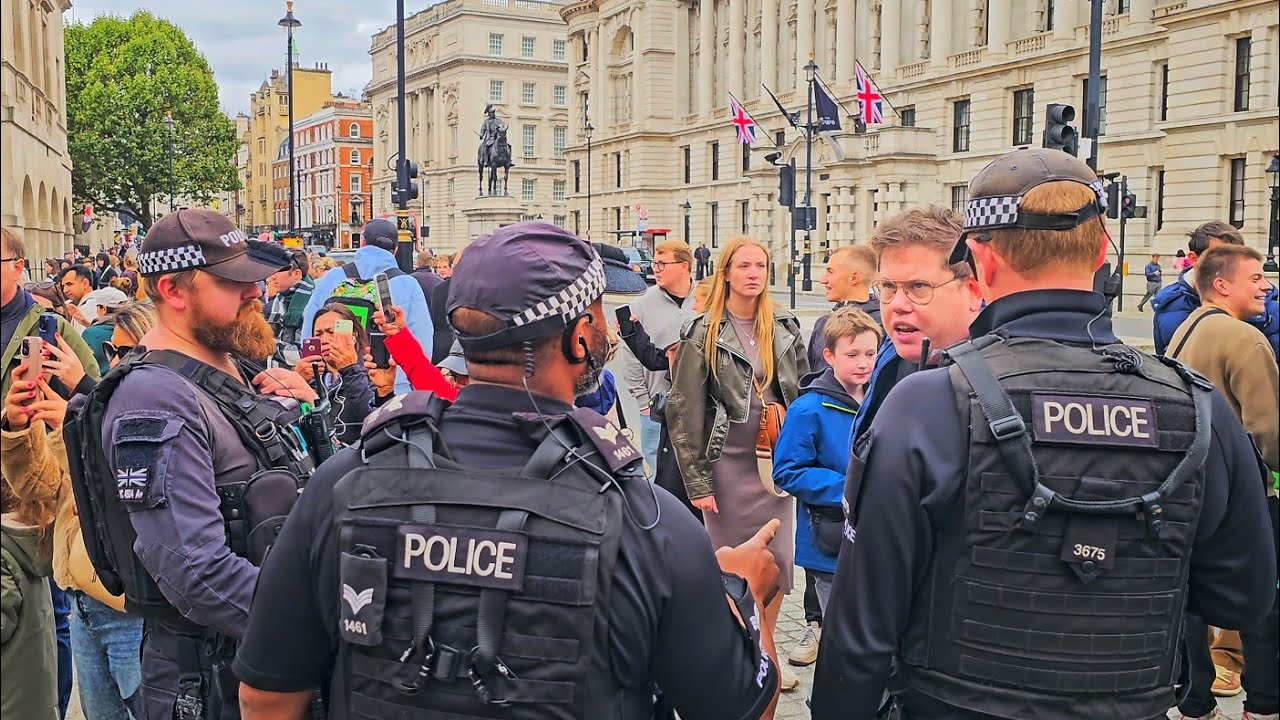 BYE IDIOT! ANGRY AND ABUSIVE BELLEND IS SHUT DOWN BY THE POLICE AND ...
