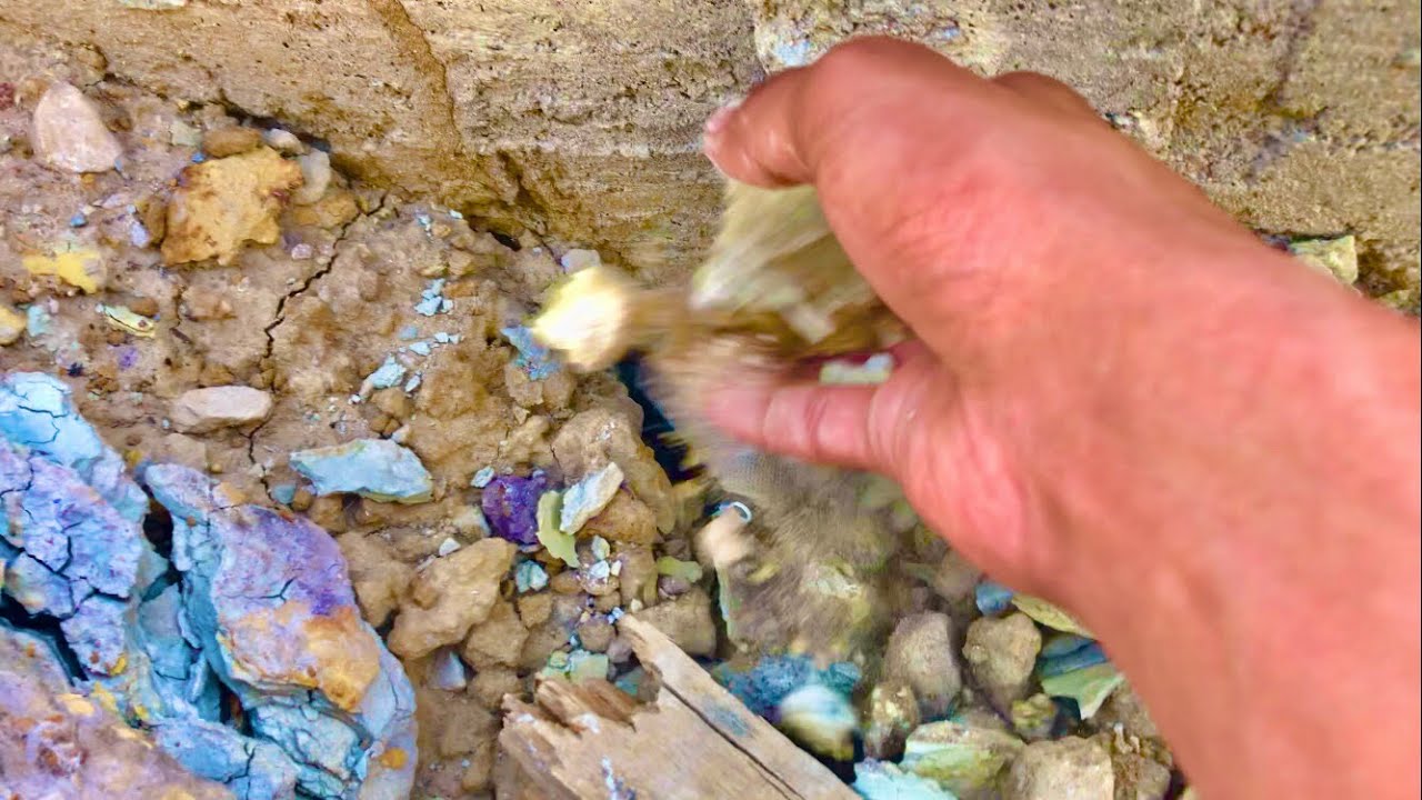 Treasure hunting with my friends - YouTube