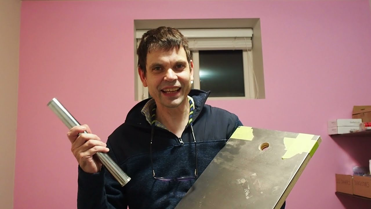 Bram builds a DIY microscope stand. - YouTube