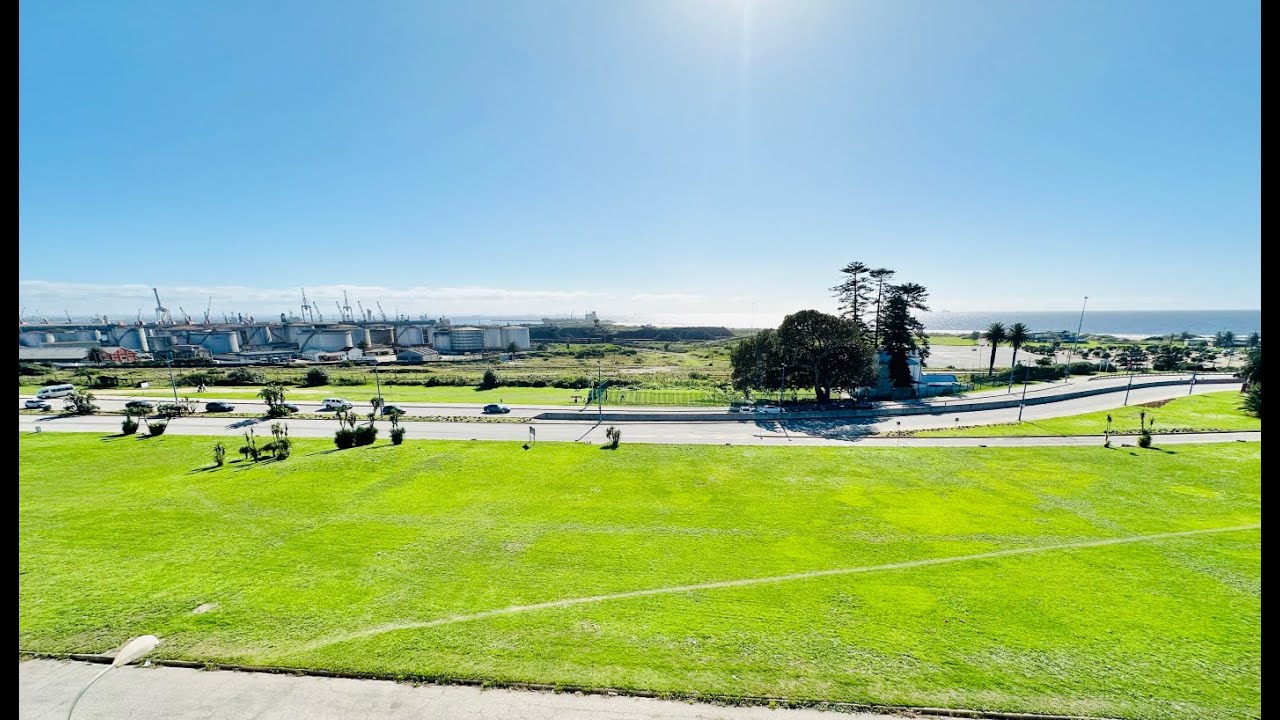 Spacious Top Floor Apartment in Humewood, PE - R1 150 000 - YouTube