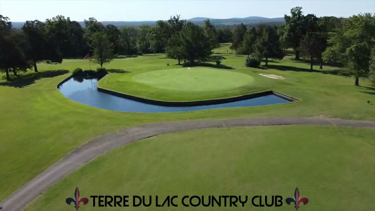 TERRE DU LAC COUNTRY CLUB HOLE #8 - YouTube