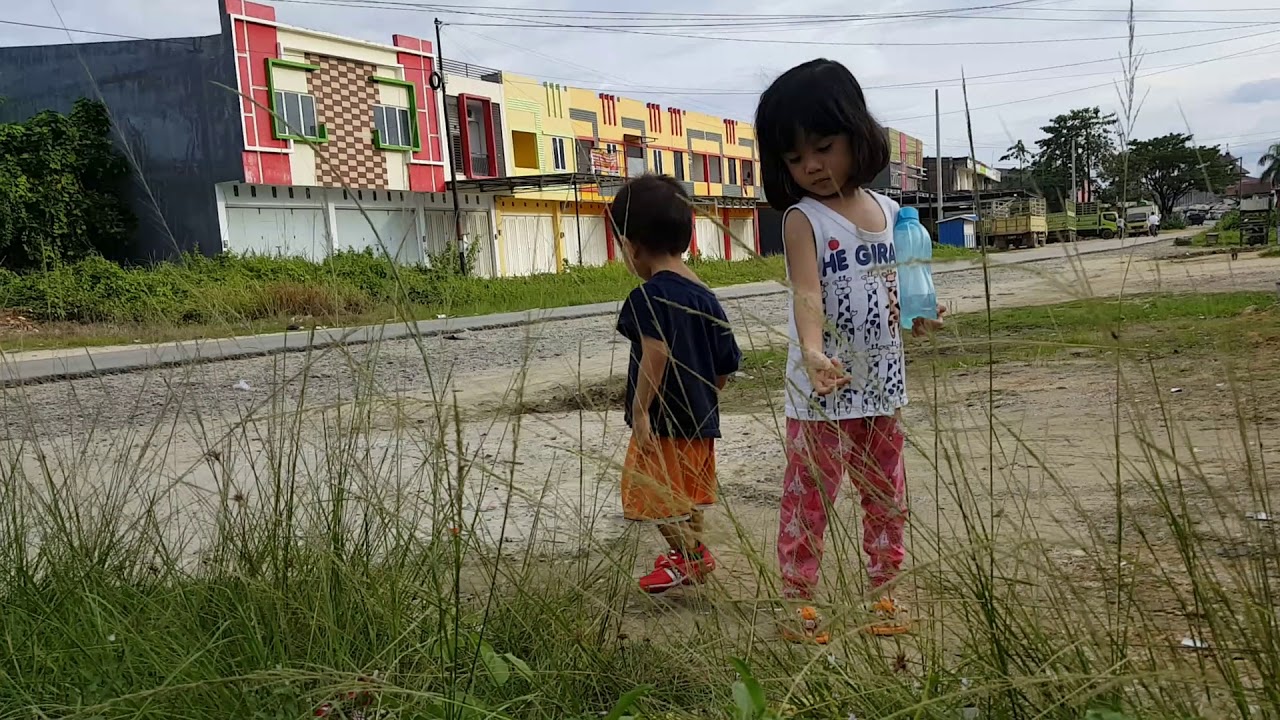 SENTUHAN RUMPUT PERTAMA DI DUNIA - YouTube