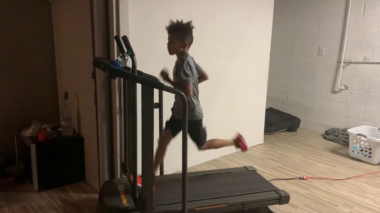 12mph 40 second surges #800m#1500m#smyrnaelitetrackclu - YouTube