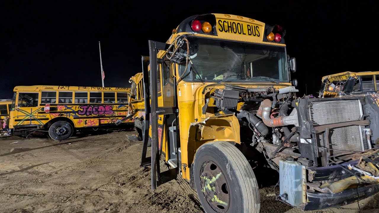 Ending | Granite State Fair School Bus Demolition Derby - YouTube