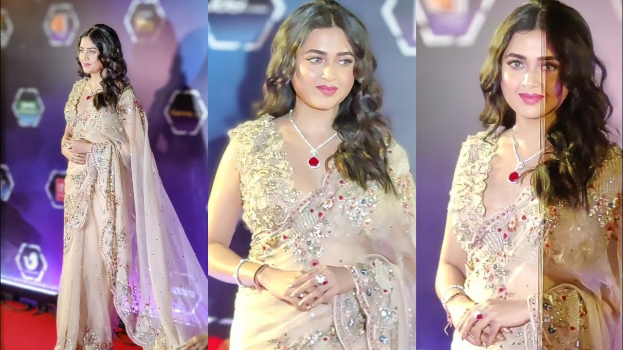 Tejasswi Prakash Looking Gorgeous in Saree on The Red Carpet of ...
