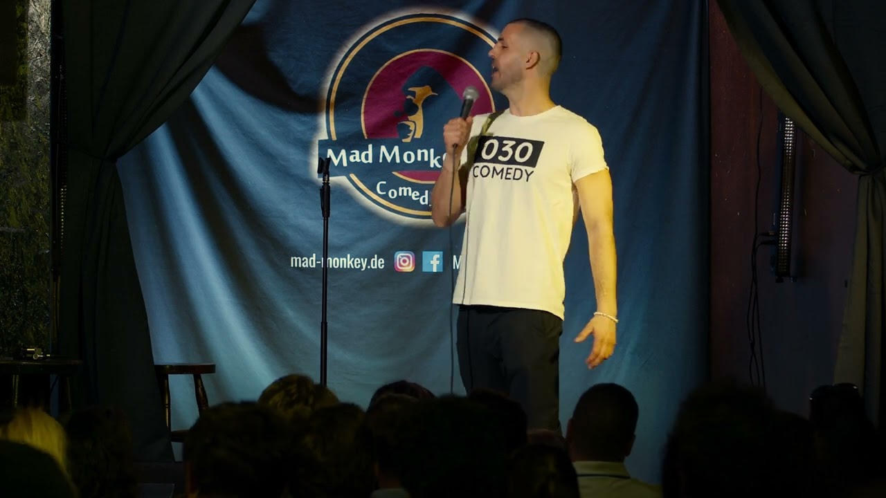 #43 030 Comedy Live Stand Up Comedy Show mit Daniel Luis - YouTube