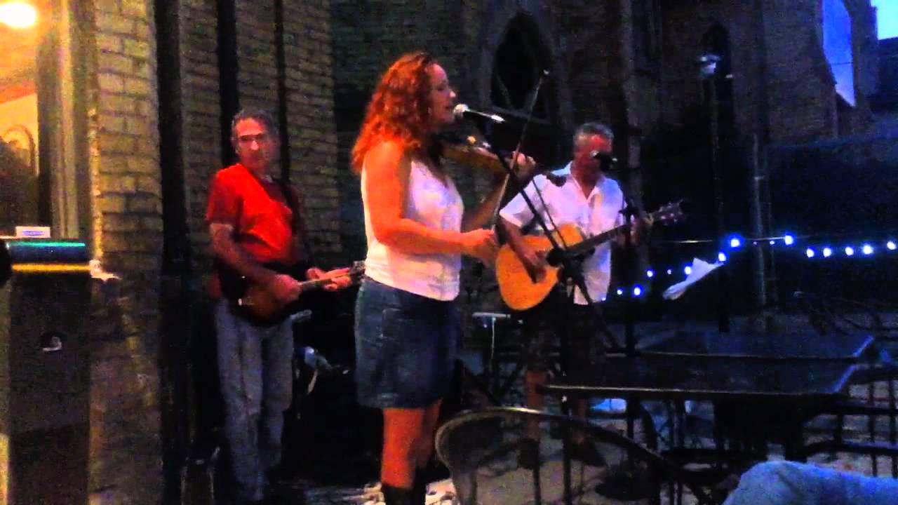Tara Dunphy sings 'Carrickfergus' - YouTube