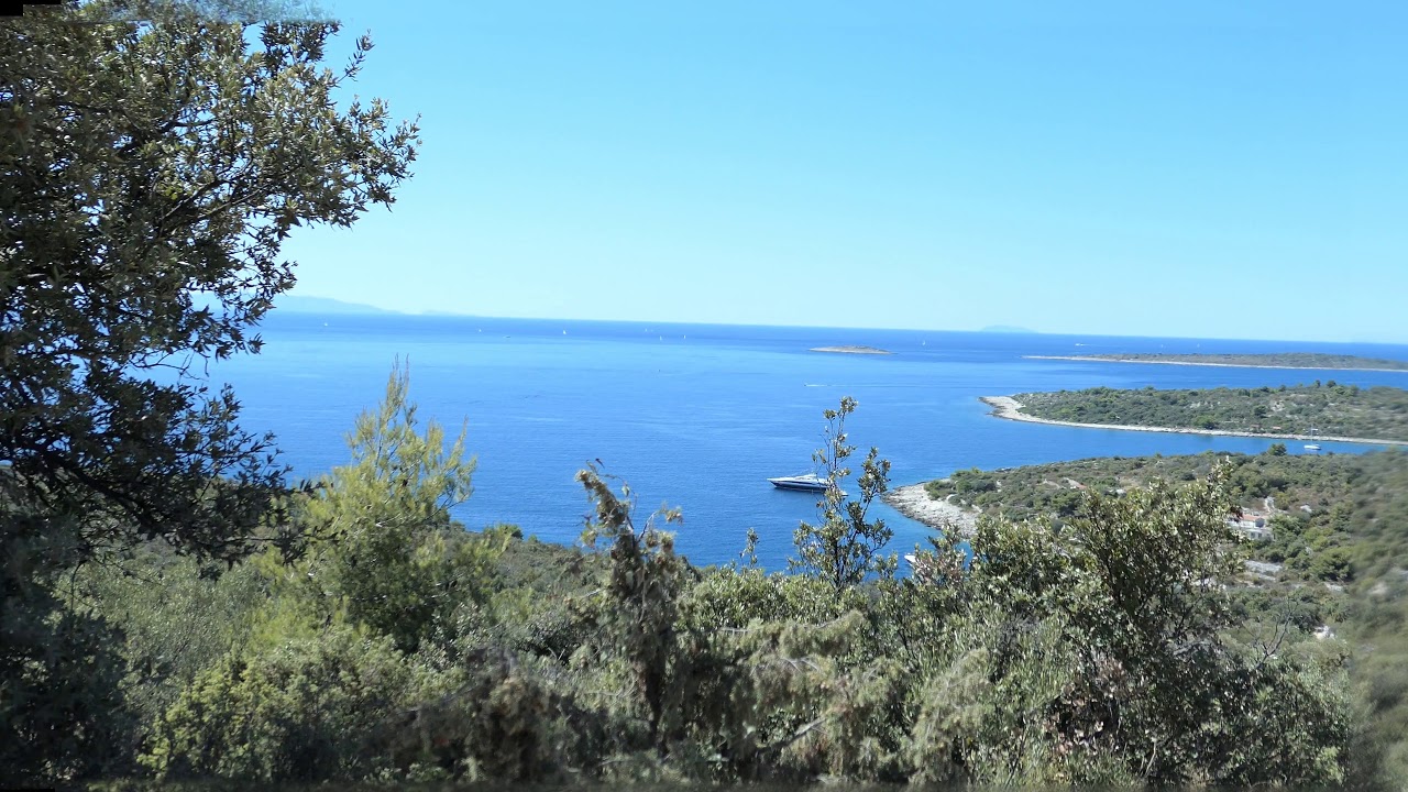 2017 Croazia Drvenik Veli walking to Blue Lagoon - YouTube