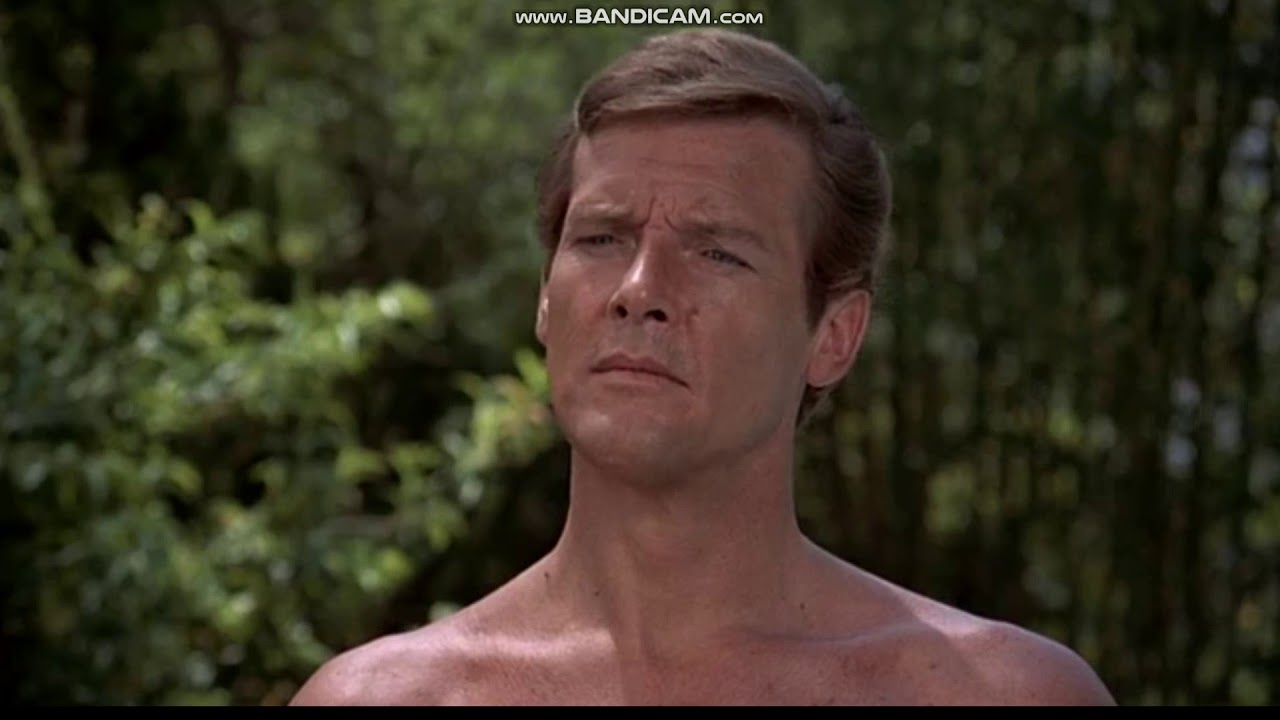 The Man With The Golden Gun - Bond meets Hai Fat - YouTube