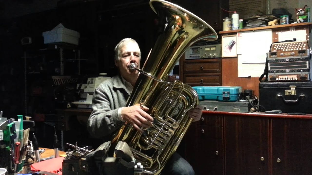 luis neues instrument,helikon - YouTube