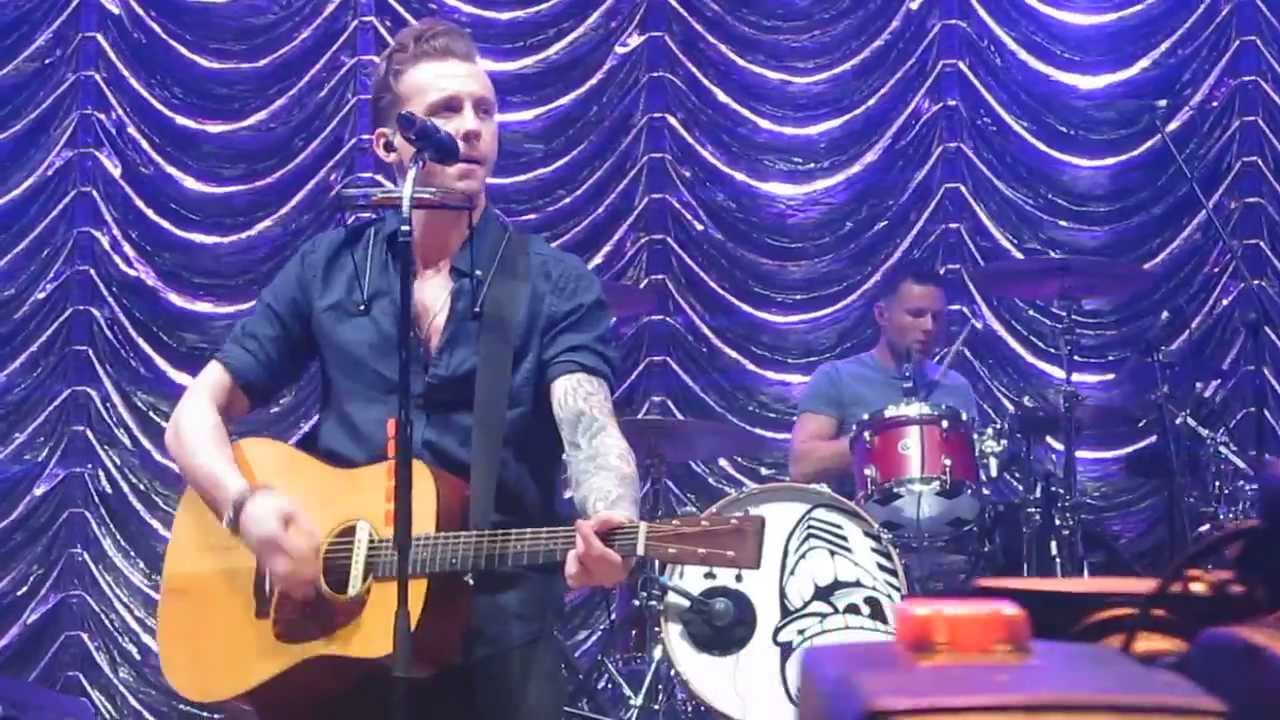 Clyde 1 Live- McFly- Love Is On The Radio - YouTube