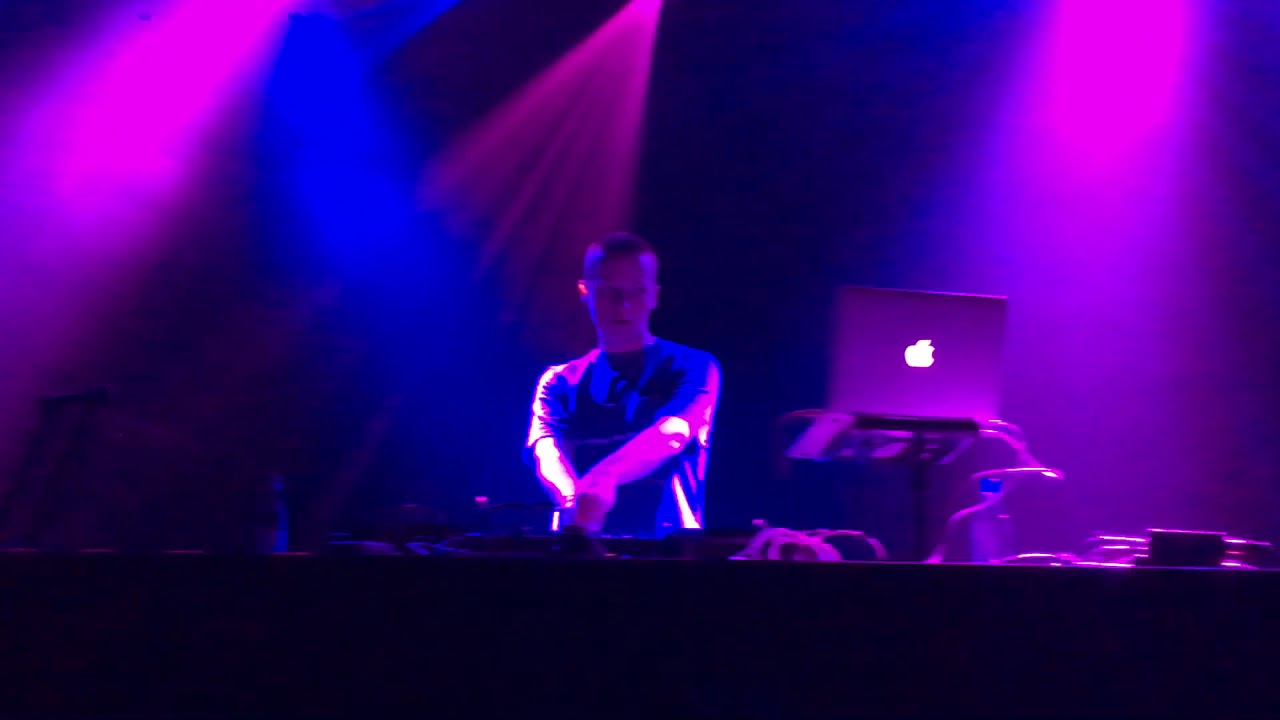 Sam Gellaitry - “powder” & “Dreamscapes” LIVE @ Terminal West - YouTube