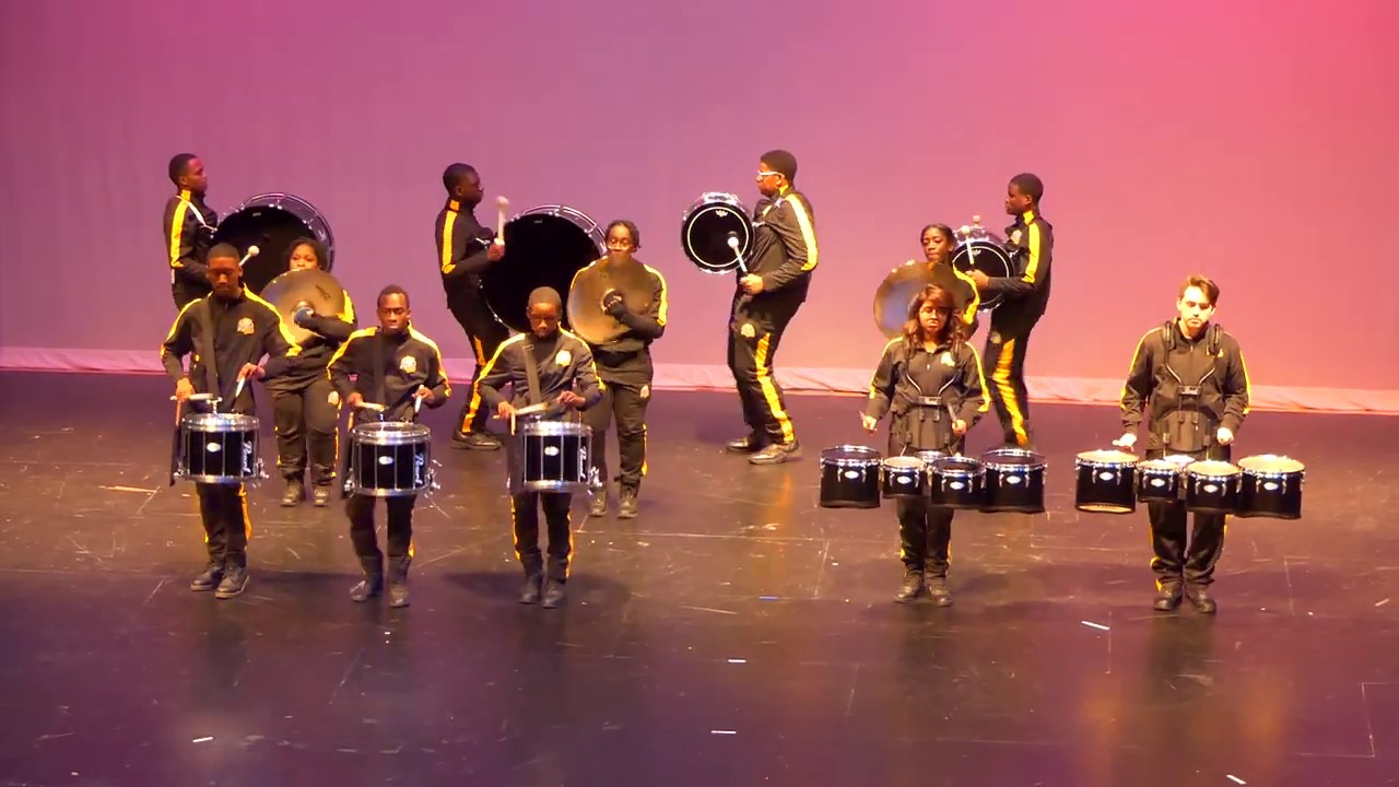 South Oak Cliff HS - "Knock Out Squad" Drumline - Dallas High Noon ...