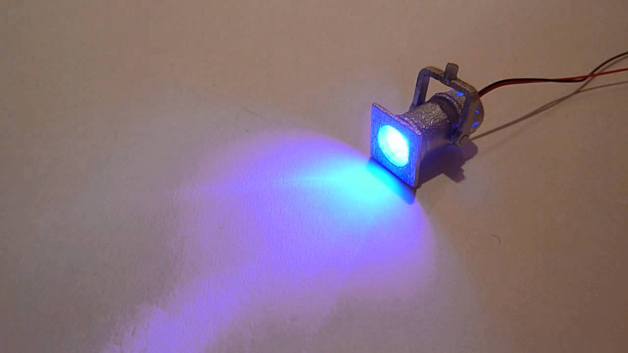 1/24th Model Fairground CAN PAR Light with RGB Colour Flashing LED ...